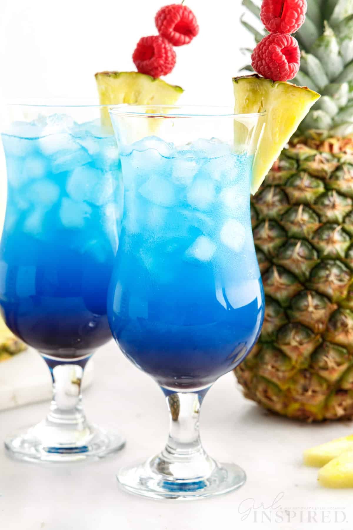 15+ Amazing Blue Curacao Cocktails - The Kitchen Everything