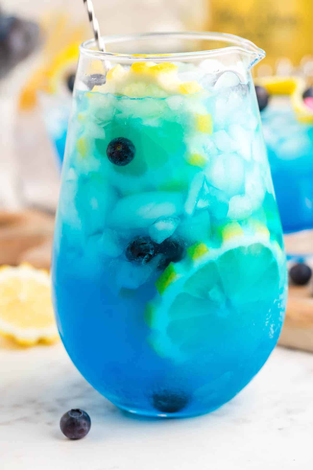 15+ Amazing Blue Curacao Cocktails - The Kitchen Everything