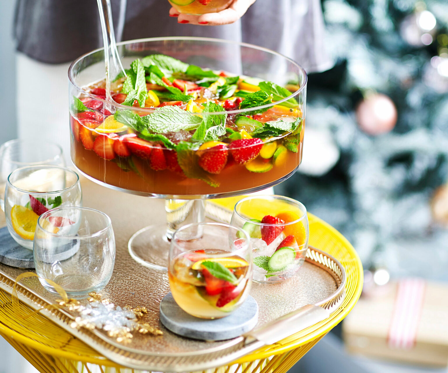 15+ Large Batch Party Cocktails - The Kitchen Everything